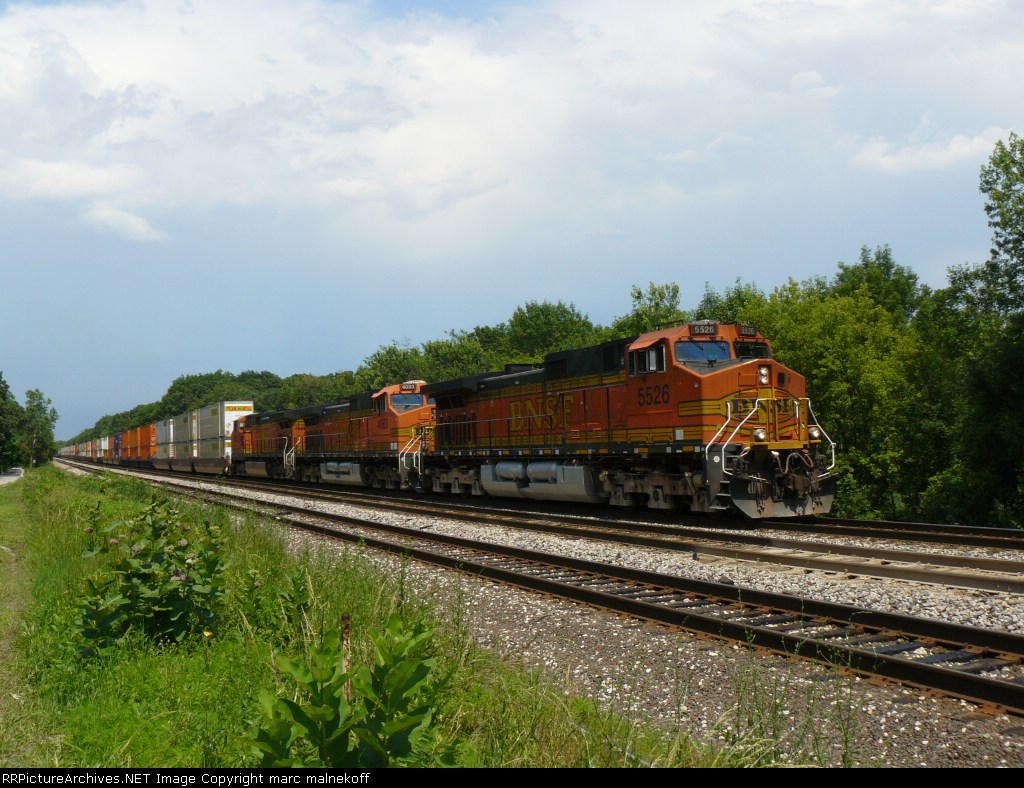 BNSF 5526